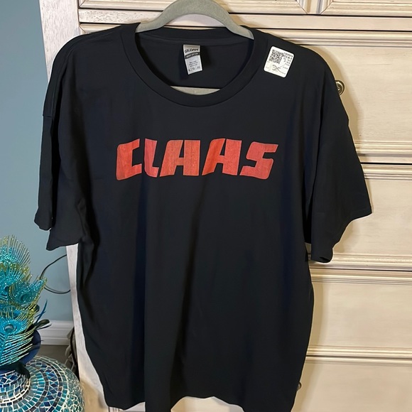 Gildan | Shirts | New Claas Tractor Logo Mens Black Tshirt Size Xl ...